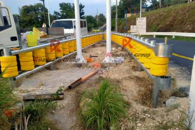 China Durable Road Barrier Designed for Maximum Impact Protection and Safety in High Temperature and Extreme Desert Conditions for sale
