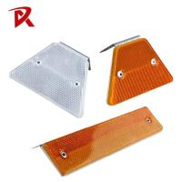 China High-Visibility Galvanize Guardrail Delineator Red & White Reflective Road Reflector for sale