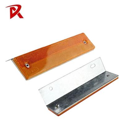 China PMMA Traffic Rectangle Guardrail Single Side Reflective Delineator 180 X 40mm for sale