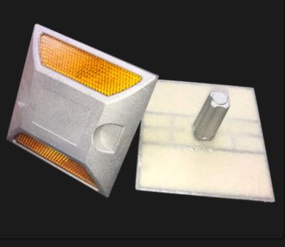 China 10CM Cat'S Eye  Reflective Sand Filled Aluminum Road Stud With Pin for sale