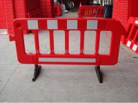China 195cm Length 11.5kgs Weight Durable Material Road Barrier Plastic Traffic Barrier for Road Safety for sale