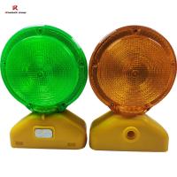China Solar Battery-powered LED Barricade Light with Green Yellow Red High Visibility for Road Safety for sale