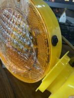 China Solar Rechargeable Yellow Amber Traffic Warning Light Long Lifetime and Dia 180mm Size for sale