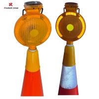 China Solar LED Traffic Warning Light with Flashing White LED and Cone Shape for Enhanced Traffic Safety for sale