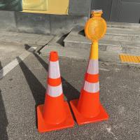 China 185mm 39cm Solar Rechargeable Traffic Warning Light with PC and ABS Material for High Durability for sale