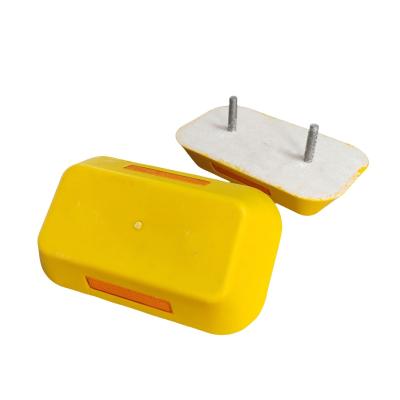 China 250x150x50mm ABS Road Stud with 2 Pins Legs Cat Eye Big Size Raised Pavement Marker for sale