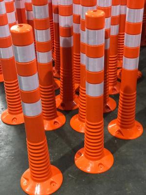 China Flexible Bollard Safety Warning Post with 8cm Post Diameter 20cm Base Diameter and 1300g Weight for sale