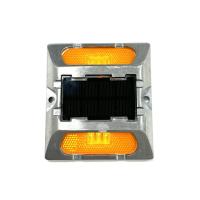 China 40T Loading Bear Solar Road Stud with IP 68 Waterproof Rating and 122*110*22.5mm Size for Traffic Safety for sale