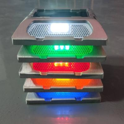 China Solar Road Stud LED Road Marker with Mono-crystalline Silicon 122*110*22.5mm and 375g Weight for Enhanced Traffic Safety for sale