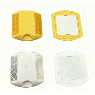 China 100x88x15mm ABS Road Stud with Pins Legs Cat Eye  High refelctive Raised Pavement Marker for sale