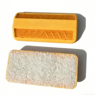 China 75g Cat Eye Raised Markers 10x5x1.5cm High Visibility Tachas Cheap Price Suppliers for Traffic Warning Road studs for sale
