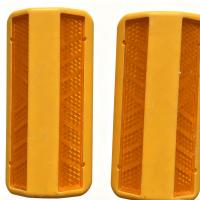 China 75g Cat Eye Raised Markers 10x5x1.5cm High Visibility Tachas Cheap Price Suppliers for Traffic Warning Road studs for sale