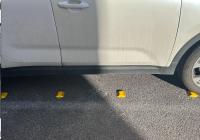 China 100x90x18mm CE ABS Road Stud High Visibility Black Base LOGO Customs Road Safety Reflective Cat Eye for sale