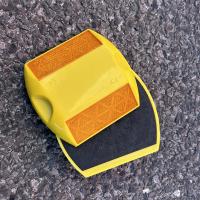 China 100x90x18mm CE ABS Road Stud High Visibility Black Base LOGO Customs Road Safety Reflective Cat Eye for sale