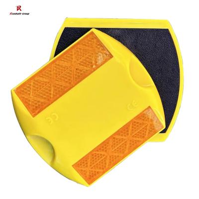 China 3-M Road Pavement Marker Reflective Cat Eyes Plastic Road Studs for sale
