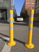 China Yellow 530g Warning Spring Post PU 750mm Orange Flexible Traffic Bollard Reflective Road 75cm Delineator Post for sale