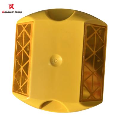 China Morocco Hot Sale 100*88*15mm Cat Eye Reflective Road Stud Plastic Raised Pavement Marker High Visibility With Pin for sale
