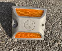 China 100mm LOGO Customs Aluminum Road Stud Cheap Price Road  Marker filled with Sand Warning Reflective Cat Eye with Pin for sale