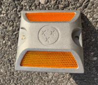 China 100mm LOGO Customs Aluminum Road Stud Cheap Price Road  Marker filled with Sand Warning Reflective Cat Eye with Pin for sale
