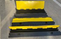 China L900*W500*H50mm PP Rubber Cable Protector Ramp Cord Cover 5 Channel Speed Hump for Road Safety 15kgs for sale
