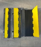 China L900*W500*H50mm PP Rubber Cable Protector Ramp Cord Cover 5 Channel Speed Hump for Road Safety 15kgs for sale