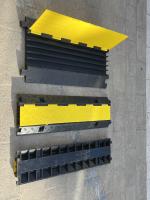China L900*W500*H50mm PP Rubber Cable Protector Ramp Cord Cover 5 Channel Speed Hump for Road Safety 15kgs for sale