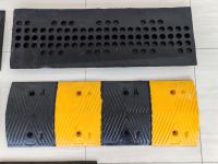China Roadsafe Car Speed Bump Reinforced Rubber Wheel Stopper for Secure Parking Yellow Bump for sale