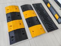 China Roadsafe Car Speed Bump Reinforced Rubber Wheel Stopper for Secure Parking Yellow Bump for sale