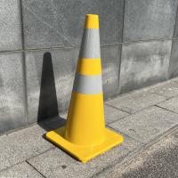 China PVC 28inch 1.8kg 70cm  Yellow Safety Barrier Cones For Traffic Control 700mm  Reflective Warning Road Safety Barrier for sale