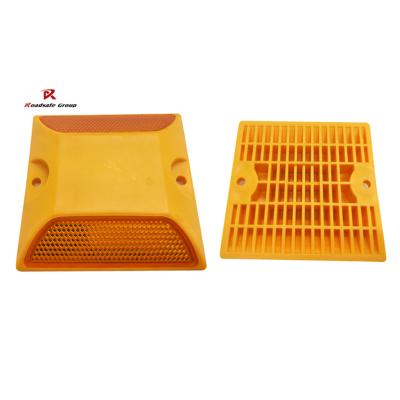 China SLDD14 Cheap Price Temperary Road Stud Amber High Resistance Good Visibility Reflective Raised Markers ABS Road Stud LOGO Customs 100x100x20mm  95*95*18mm weight 70g 82g  for sale