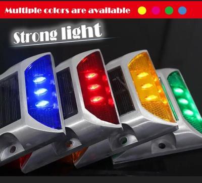China TYNDD2 Cat Eye Aluminum Warning Light Glow in the Dark Dock Lights Flashing Driveway Road Stud LED Solar Road Marker Light for sale