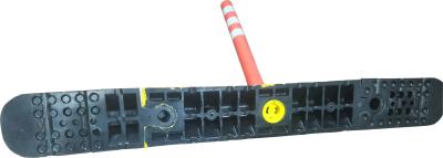 China Traffic Road Delineator Post Diviner High-Intensity Prismatic Reflective Flexible 90cm Rubber Base Connecting Heavy Duty for sale