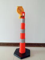 China PE Material Traffic Post with Base and T-Top Delineator Bollard for Highway Road Safety for sale