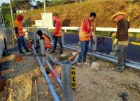 China BEIJING ROADSAFE Highway PU Polyurethane Rolling Barrier System Anti-Collision Safety Guardrail for sale