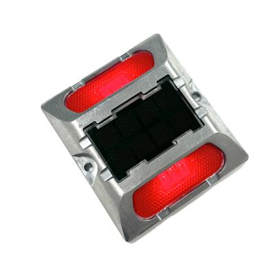 China 40tons Load Bearing 122x110x22.5mm Solar Road Marker Light with Glow in the Dark Cat Eye Warning Light for Enhanced Road Safety for sale
