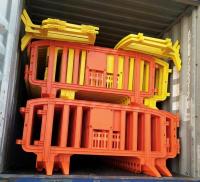 China 2meter HDPE 12kg Traffic Barrier Fence Road Warning High Quality 12kgs Yellow Red Plastic Connecting Barriers For Road Construction for sale