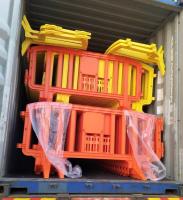China 2meter HDPE 12kg Traffic Barrier Fence Road Warning High Quality 12kgs Yellow Red Plastic Connecting Barriers For Road Construction for sale