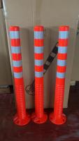 China Orange Red Color Israel 1.5-1.8kgs 4 reflector Warning Spring Posts Pole PU 1000mm Orange Flexible Traffic Bollard Reflective Road 100cm Delineator Post for sale