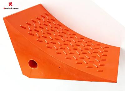 China High Strength Red Orange 20x20x28cm 1.7kgs Cars Speed Bump Reflective Wheel Stopper / Car Stopper Rubber suitable for tyre diamter 816mm for sale