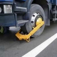 China Heavy Duty Suction Wheel Lock / Car Truck Tire Fixing Lock Clamp Portable Wheel Lock for Car Transport Safety for sale