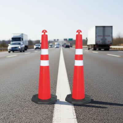 China Delineators Barriers 110MM T-Top Black Base Reflective Traffic Beijing ROADSAFE Road Barrier Warning Cone Post for sale