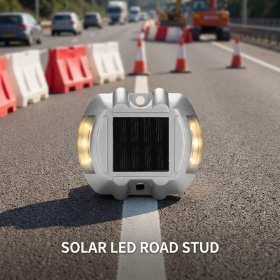 China Solar LED Road Stud Cat Eye Reflective Raised Road Signs Aluminum Waterproof IP68 High-Intensity Prismatic Traffic Guidance for sale