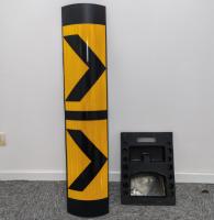 China 1140x250mm Chevron Plastic V Design Arrow Custom Logo Flexible Reflective traffic warning road delineator post Blade Barrier for sale