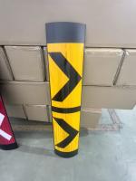 China 1140x250mm Chevron Plastic V Design Arrow Custom Logo Flexible Reflective traffic warning road delineator post Blade Barrier for sale