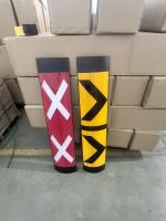China 1140x250mm Chevron Plastic V Design Arrow Custom Logo Flexible Reflective traffic warning road delineator post Blade Barrier for sale