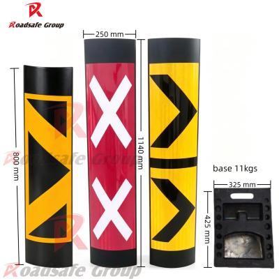 China 1140x250mm Chevron Plastic V Design Arrow Custom Logo Flexible Reflective traffic warning road delineator post Blade Barrier for sale