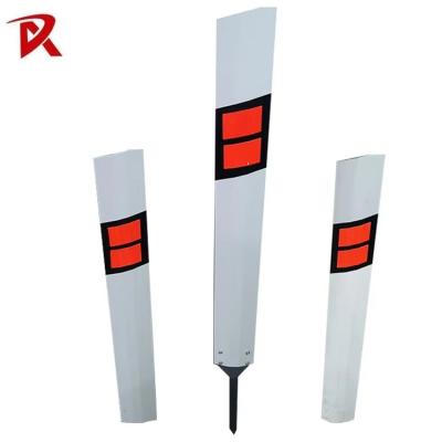 China ROADSAFE 3 Fold Warning Flexible Delineator with Steel base Reflective traffic guardrail road delineator post  PVC sheet bollard for sale