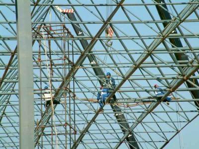 China Sand Blasting Paint Space Frame Truss Stadium Roof Building Customized for sale