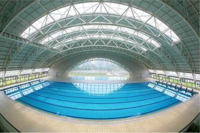 China Las claraboyas para piscinas cubiertas mejoran la luz natural y la estética. for sale