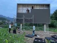 China Outdoor P10 LED Display Screen 960x960mm Cabinet 10000dots/m2 IP65 Waterproof for sale